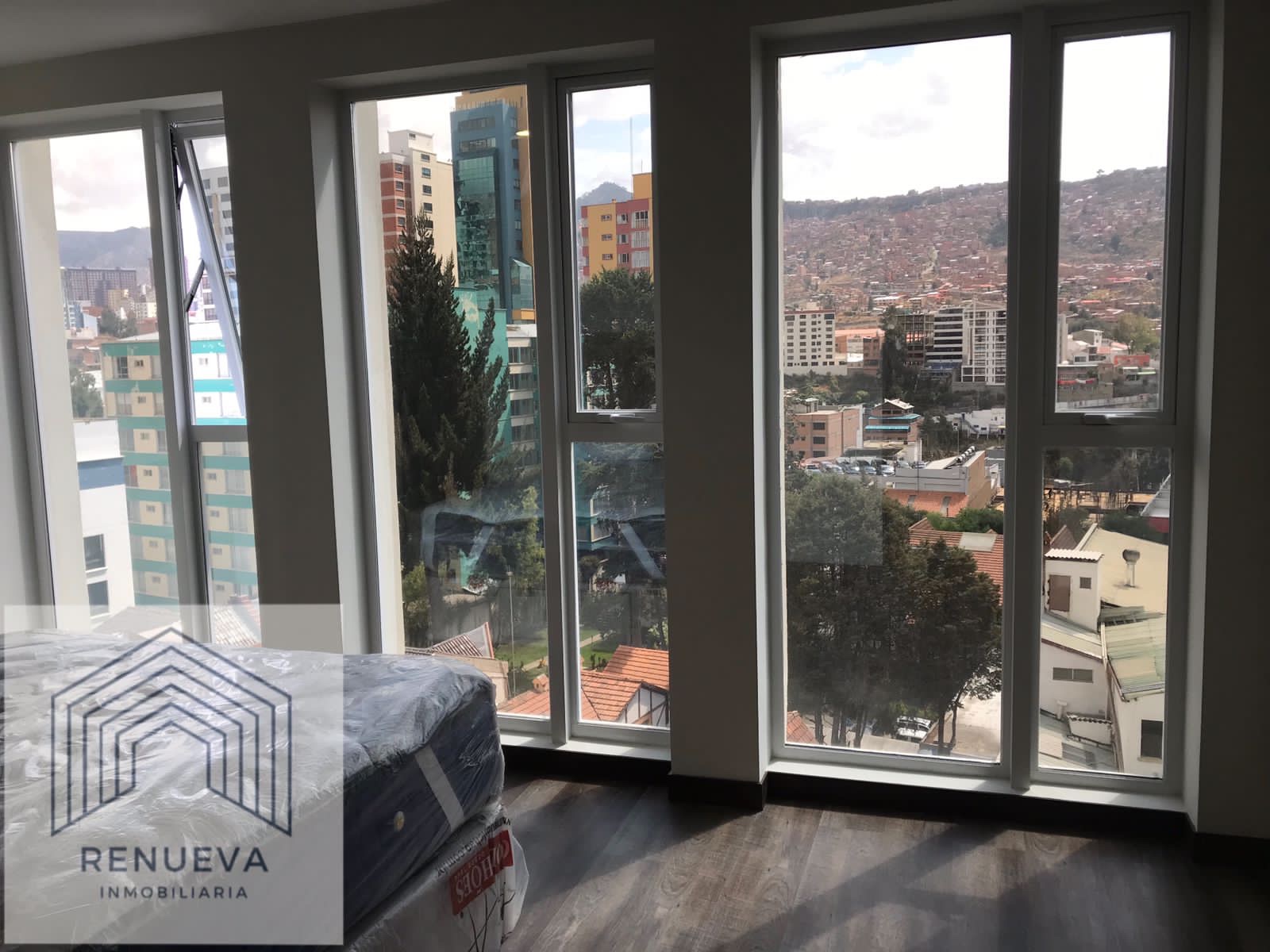 Garzonier de lujo en alquiler | UltraCasas.com Bs 2,800 [UC-983673]