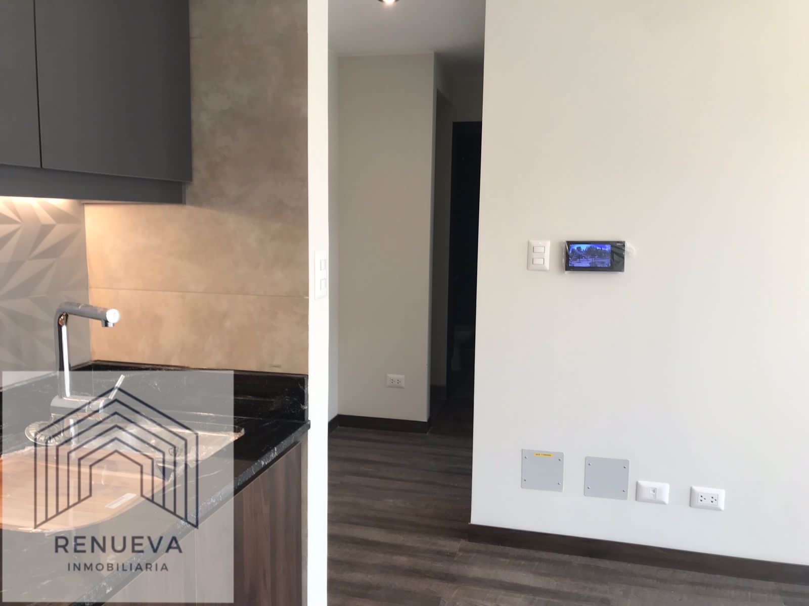 Garzonier de lujo en alquiler | UltraCasas.com Bs 2,800 [UC-983673]