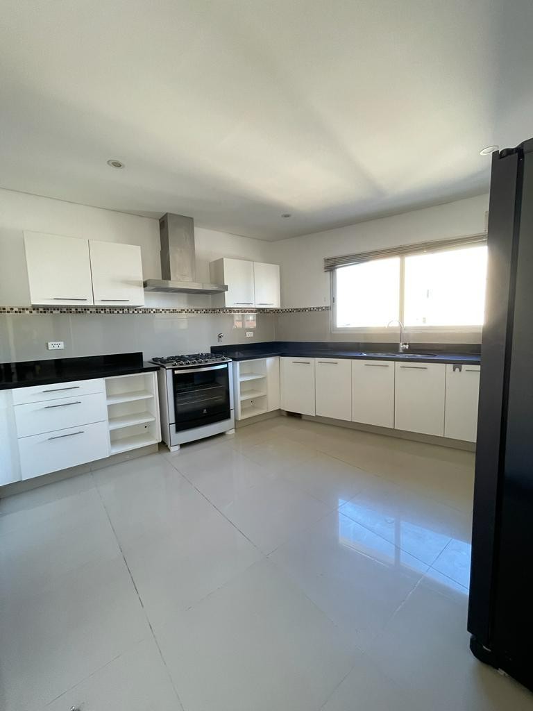 EQUIPETROL EDIFICIO ROCA DEPARTAMENTO EN ALUILER AMPLIO Y ELEGANTE 213M2 | UltraCasas.com $us ...