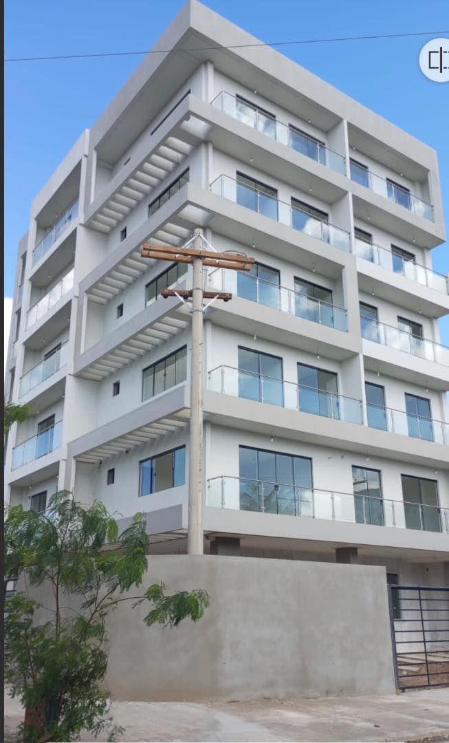 POR CANAL COTOCA A POCOS METROS DE LA AVENIDA ENTRE 2do y 3er anillo ...