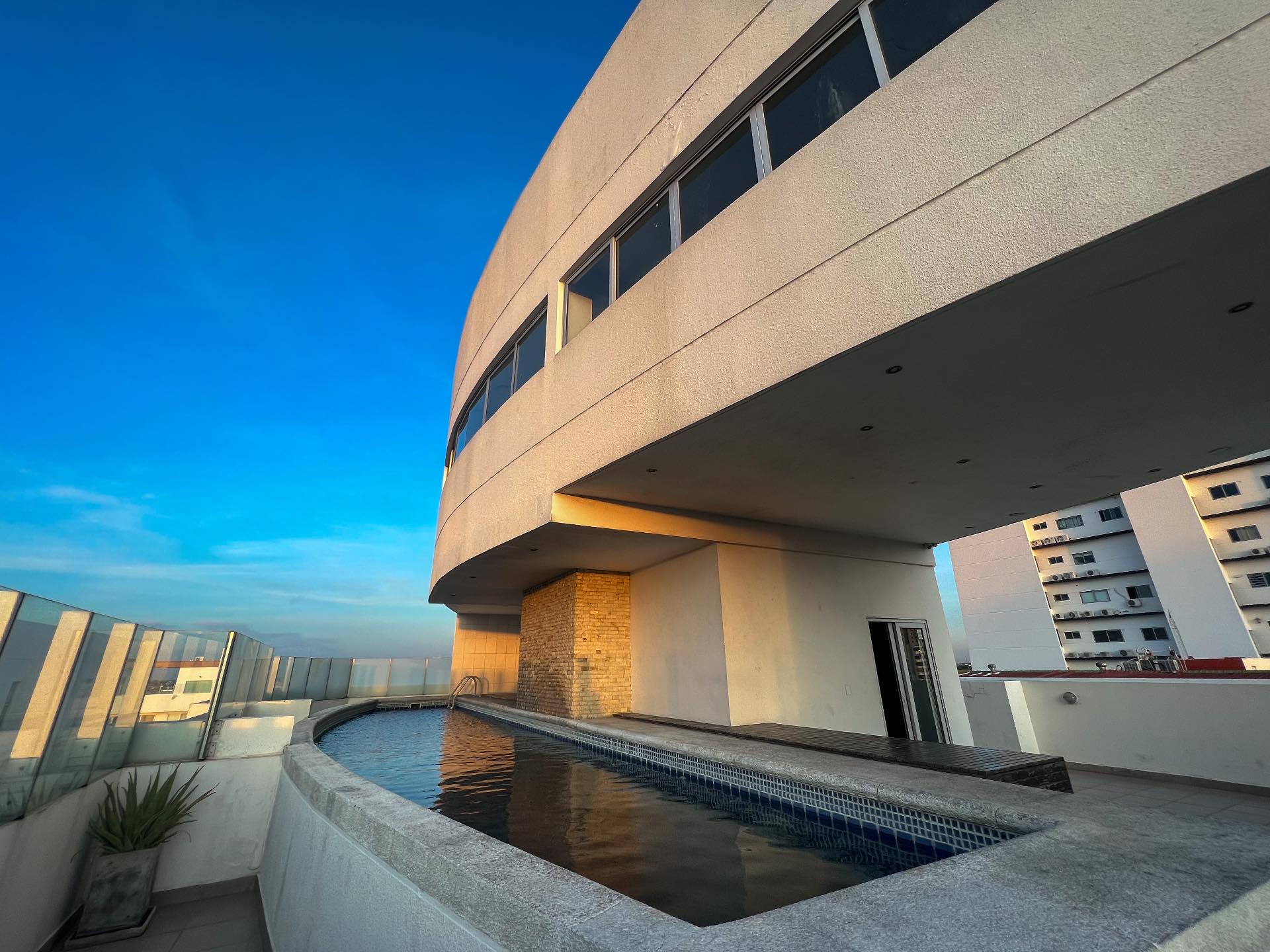 EDIF. ZAFIRO 1- DPTO DE OFERTA | UltraCasas.com $us 99,000 [UC-1017707]