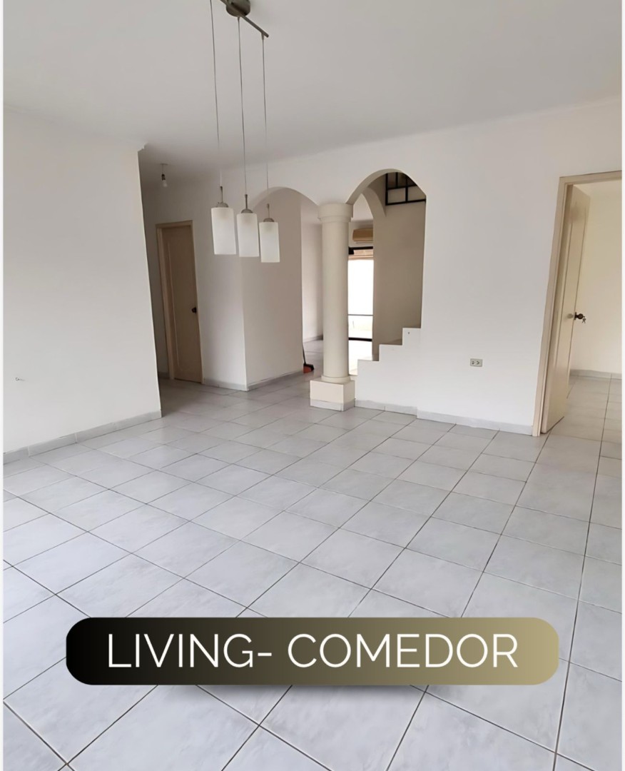 SOBRE 7MO ANILLO ZONA AV BANZER | UltraCasas.com $us 195,000 [UC-1052388]