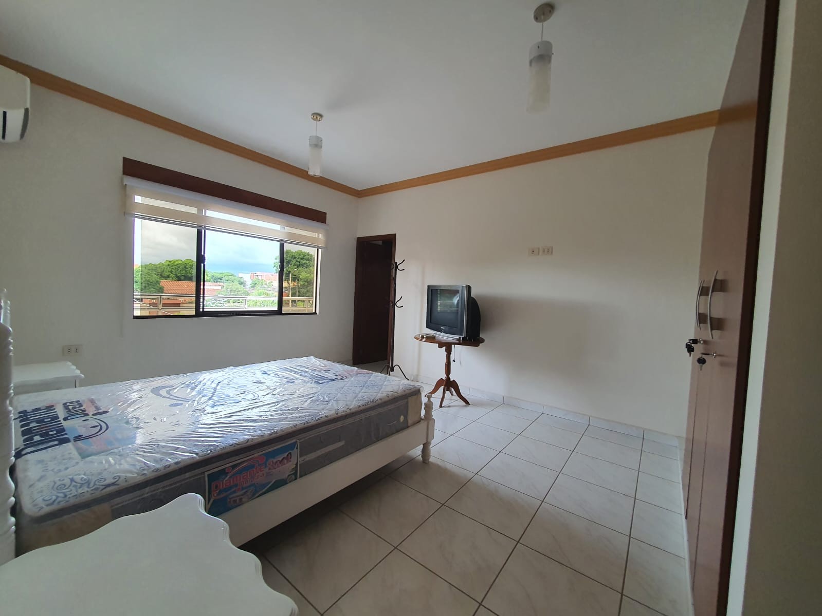 HERMOSA CASA EN VENTA Radial 10 entre 4t0. Y 5to anillos | UltraCasas.com $us 280,000 [UC-991341]